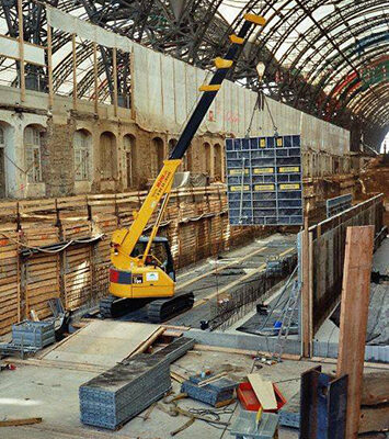 Mini Crane Applications - MAEDA Mini Cranes