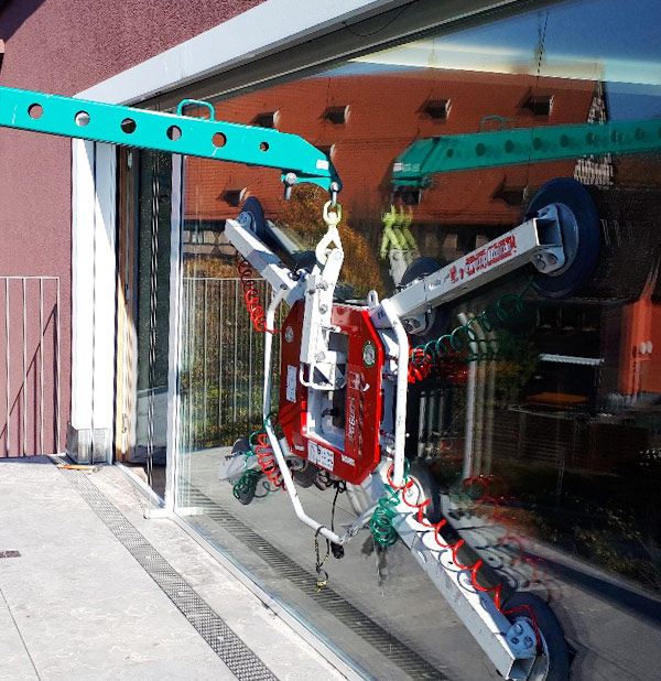 MAEDA Customer Experiences - MAEDA Mini Cranes