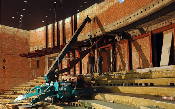 Mini Crane Applications - MAEDA Mini Cranes